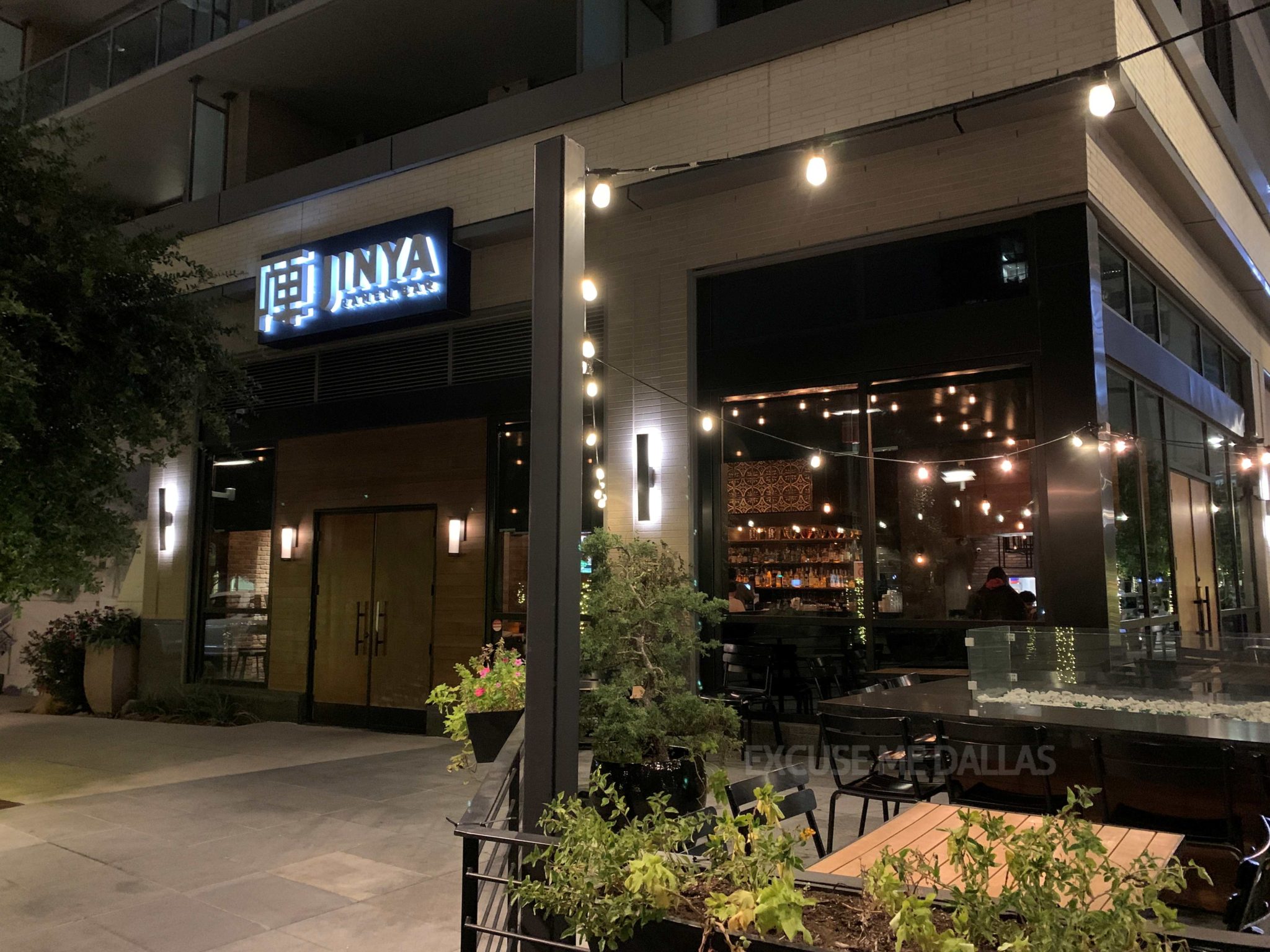 巨大ラーメンチェーン店「JINYA Ramen Bar」 | Excuse Me Dallas