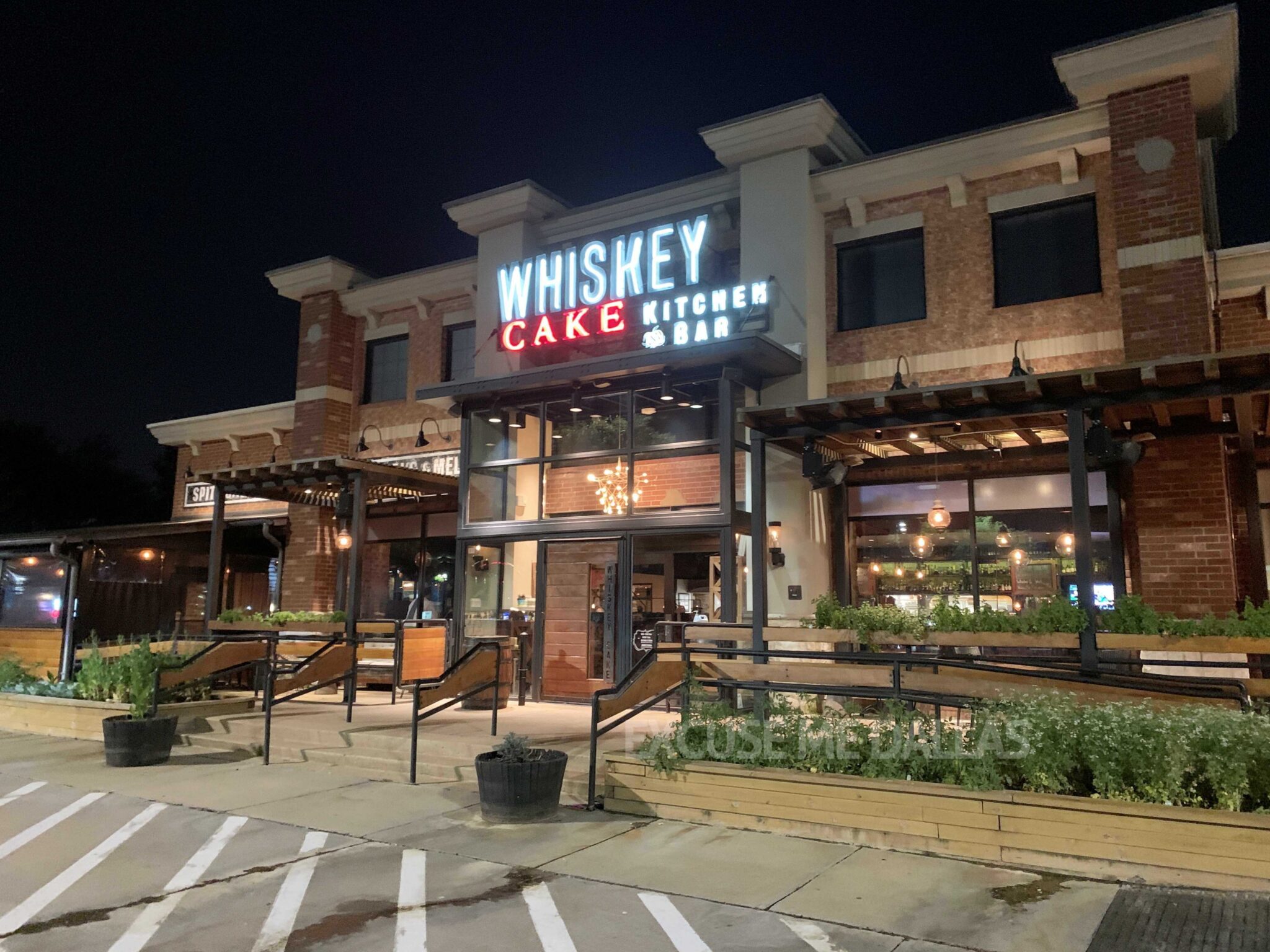 Whiskey Cake Kitchen & Barのウィスキーケーキが有名らしい！ | Excuse Me Dallas