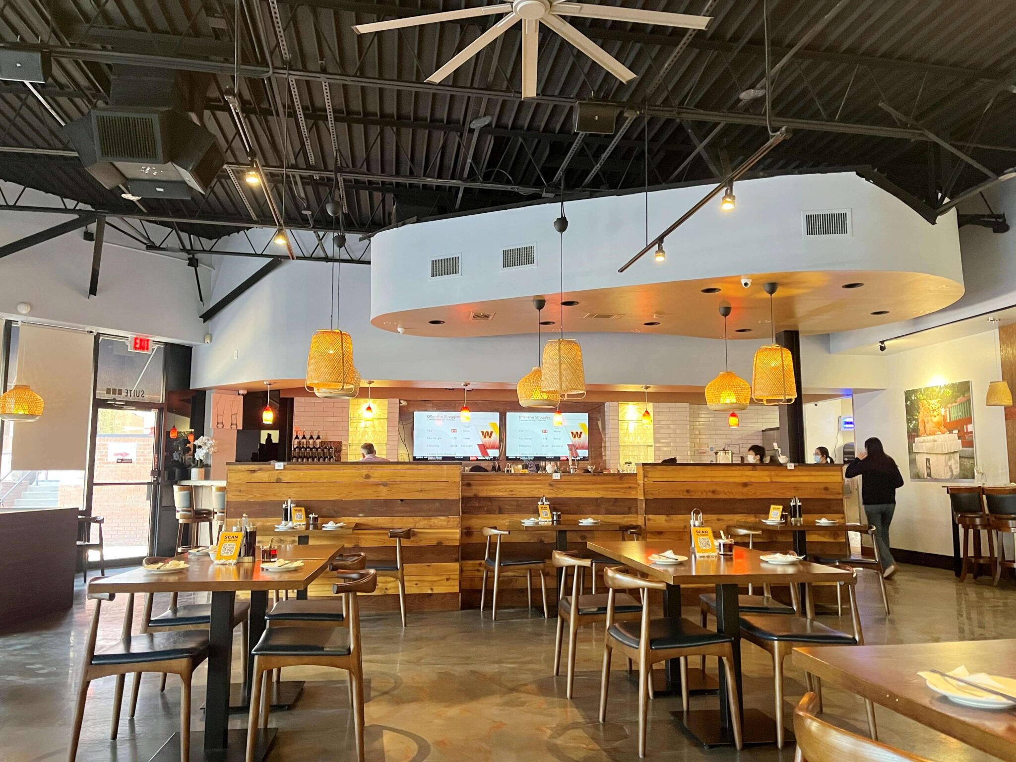 ロボットが運んできてくれる中華料理「Bushi Bushi Dim Sum Place」 | Excuse Me Dallas