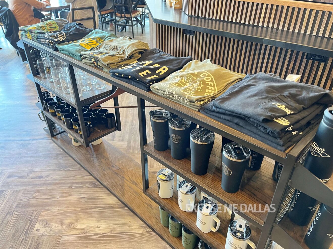 アレンショッピングモール近くのコーヒーショップ「Armor Coffee Co」 | Excuse Me Dallas